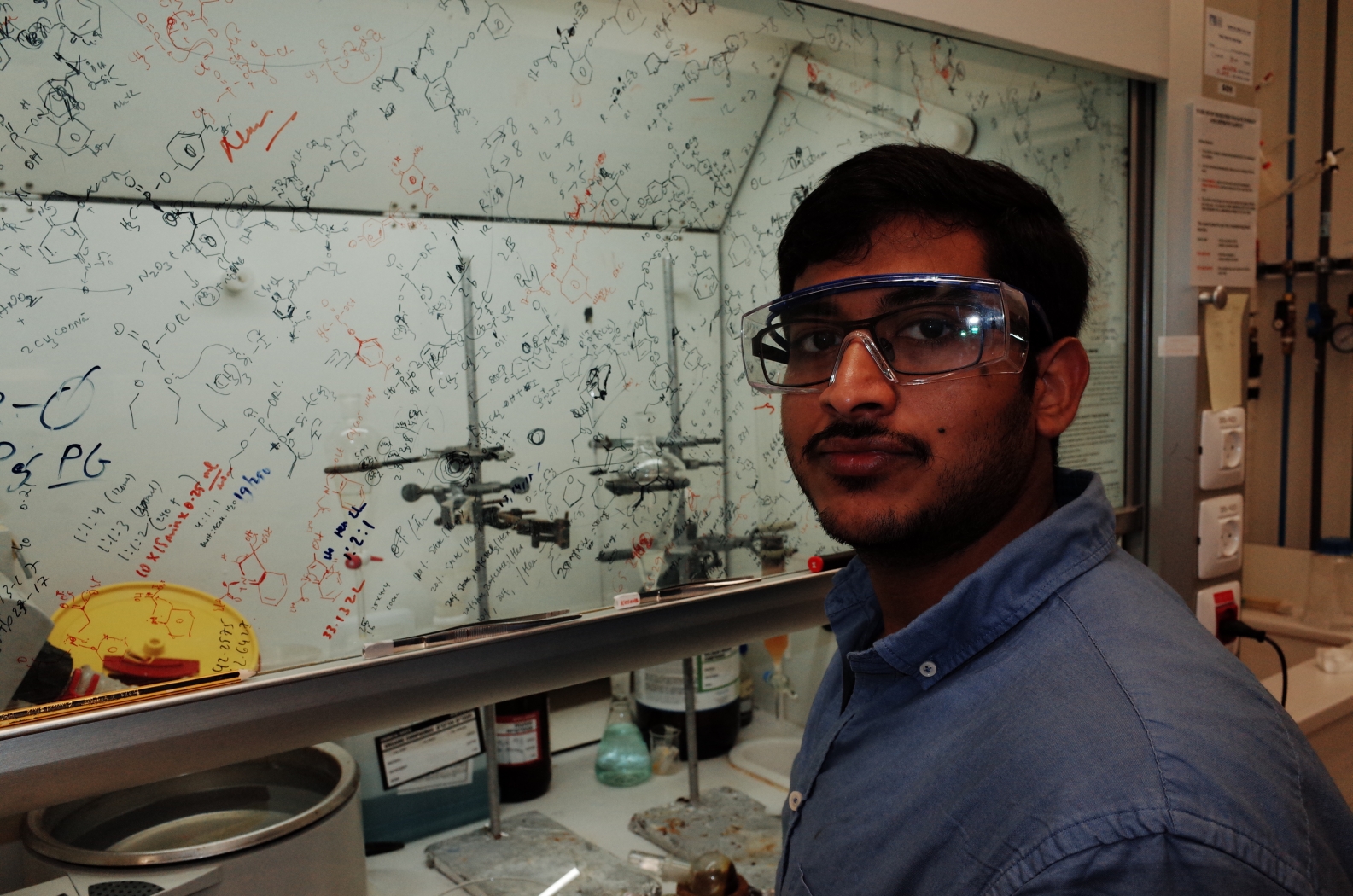 Lab Tour | Dan S. Tawfik Group Site | קבוצת פרופ׳ דן תאופיק