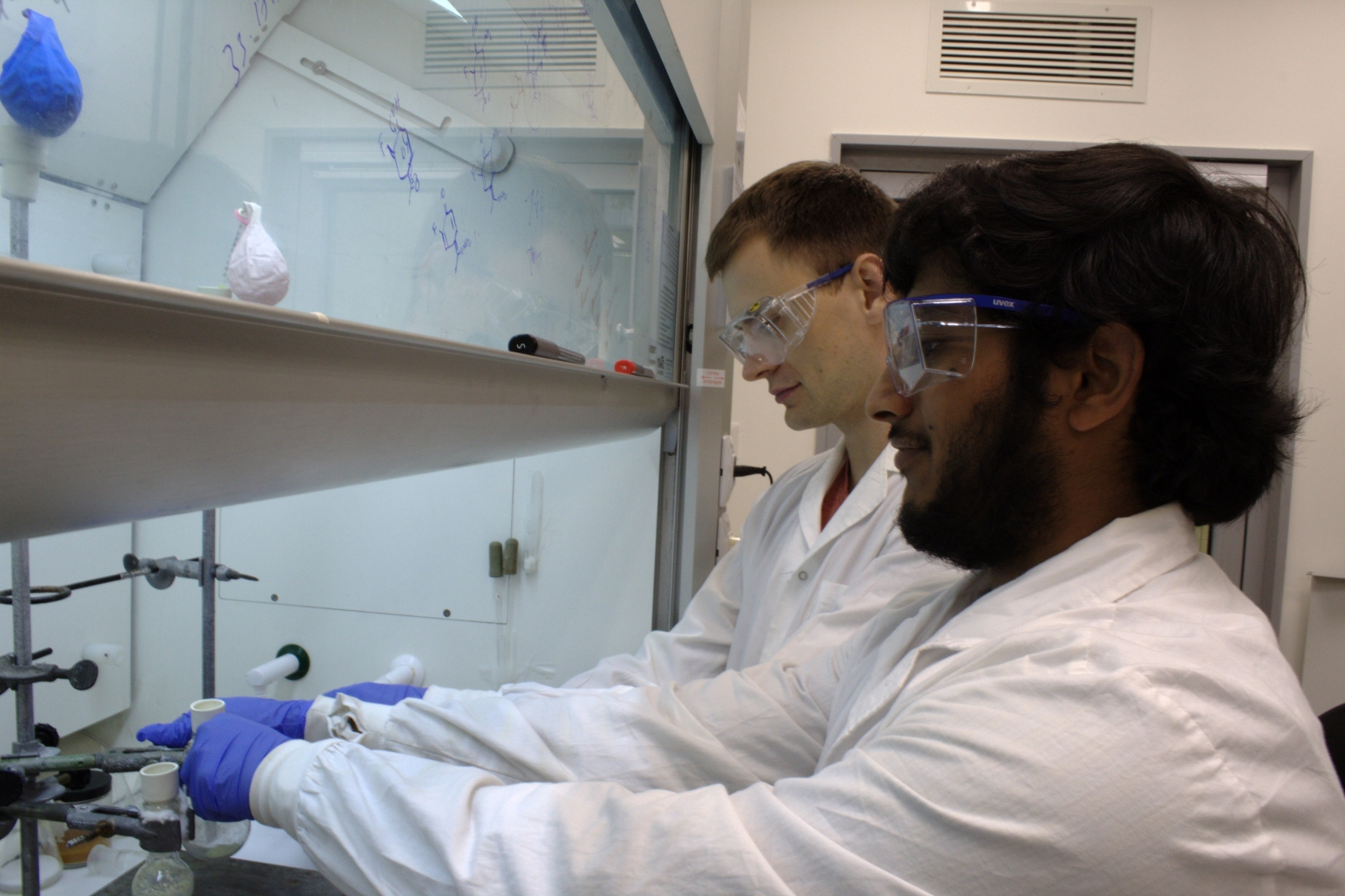 Lab Tour | Dan S. Tawfik Group Site | קבוצת פרופ׳ דן תאופיק